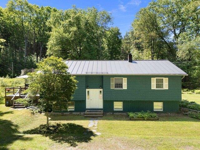 3 bedroom, Brattleboro VT 05301 102477689