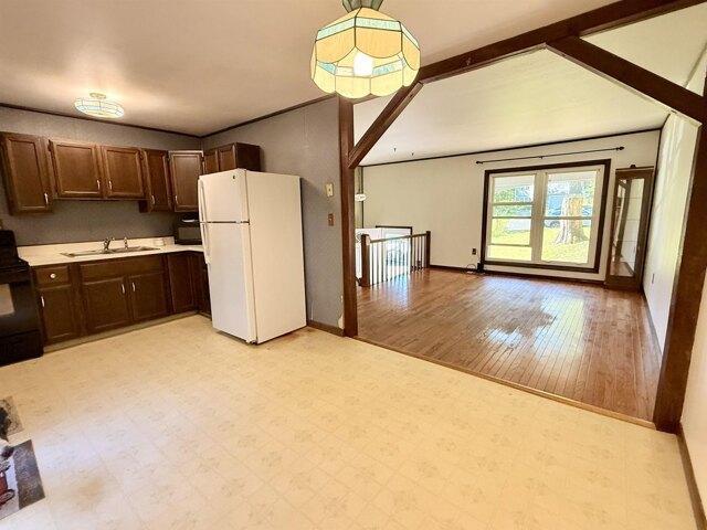 3 bedroom, Brattleboro VT 05301 94280267