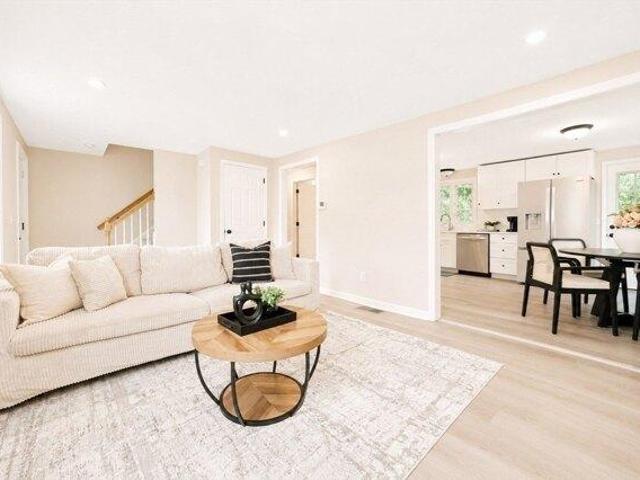 3 bedroom, Bridgewater MA 02324 105109010