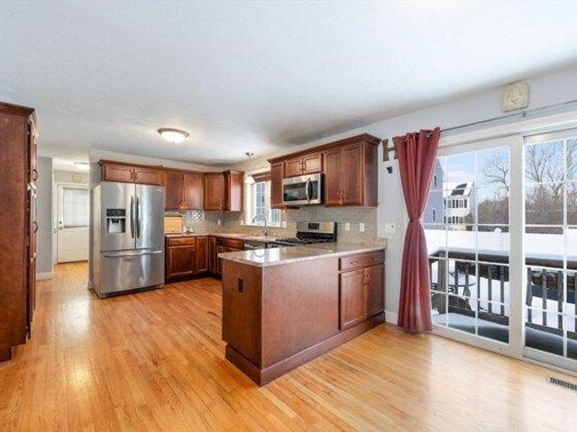 3 bedroom, Bridgewater MA 02324 102593472