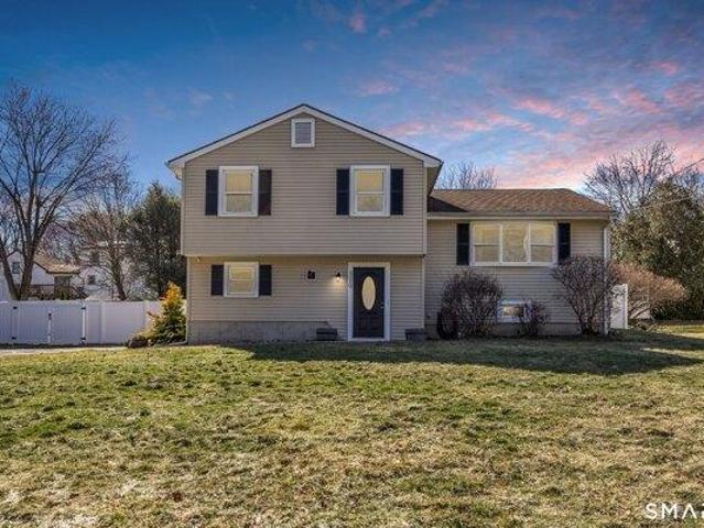 3 bedroom, Bristol CT 06010 LS102155507