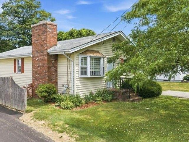 3 bedroom, Bristol RI 02809 104788766
