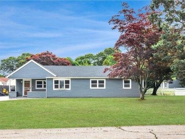 3 bedroom, Bristol RI 02809 105106330