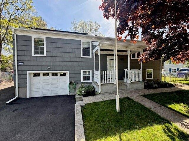 3 bedroom, Bristol RI 02809 105116855
