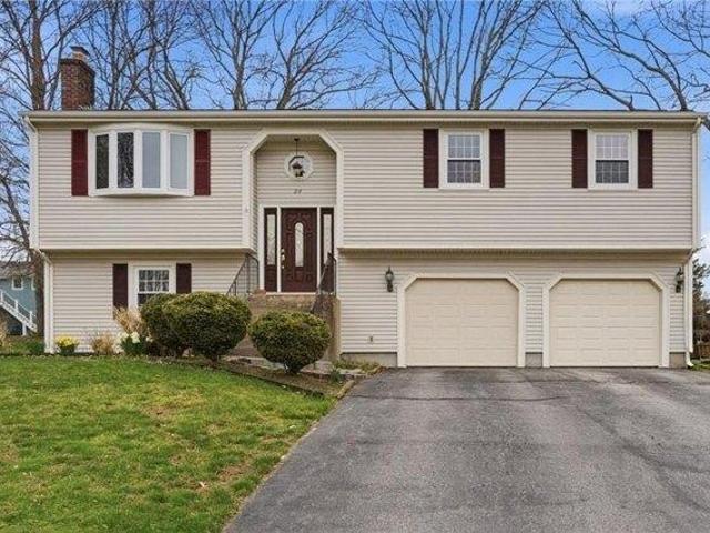 3 bedroom, Bristol RI 02809 LS103128221