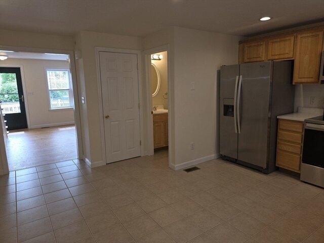 3 bedroom, Brockton MA 02301 105059820