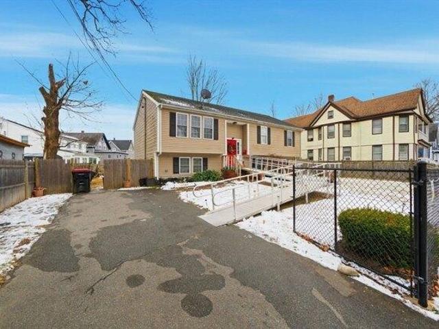 3 bedroom, Brockton MA 02302 LS102531012