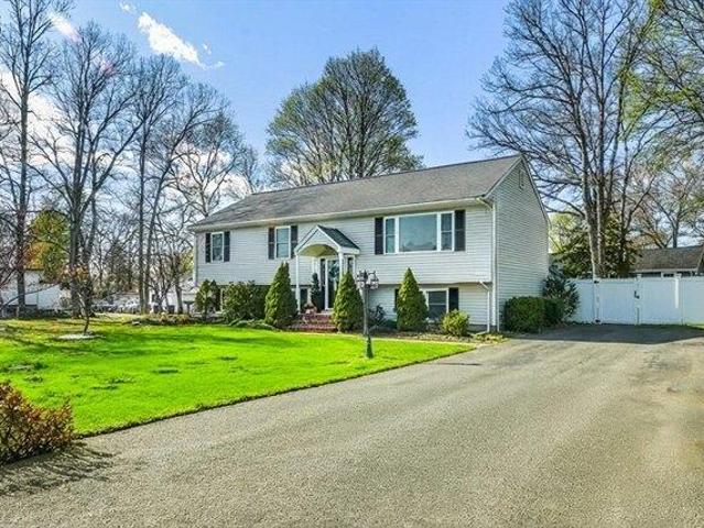 3 bedroom, Brockton MA 02302 LS102089857