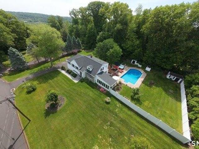 3 bedroom, Brookfield CT 06804 104851753