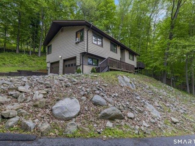 3 bedroom, Brookfield CT 06804 LS102824111