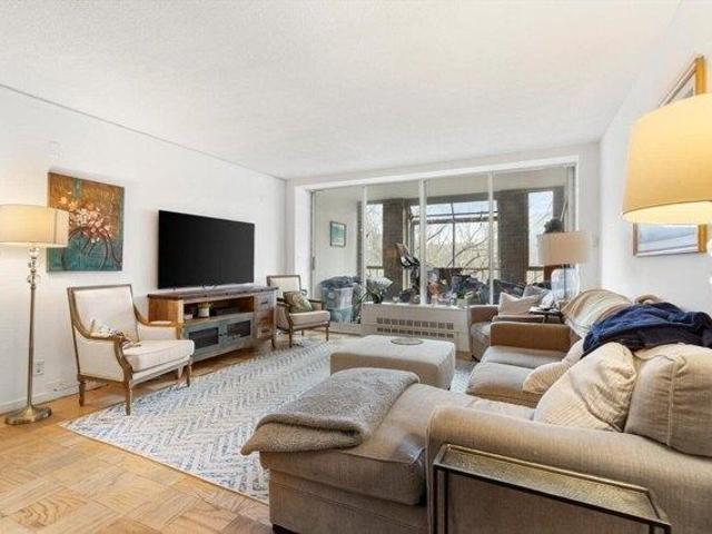 3 bedroom, Brookline MA 02445 102062070
