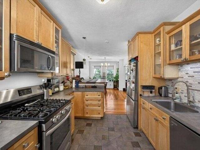 3 bedroom, Brookline MA 02445 102727464