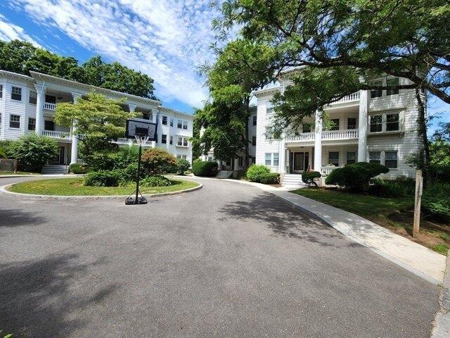 3 bedroom, Brookline MA 02467 104079013