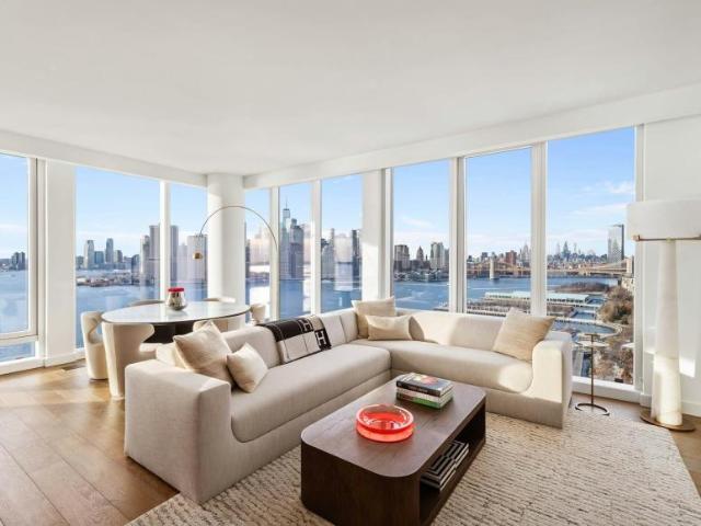 3 bedroom, Brooklyn Heights NY 102245768