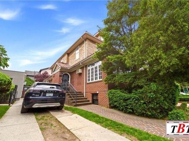 3 bedroom, Brooklyn NY 11210 103625200