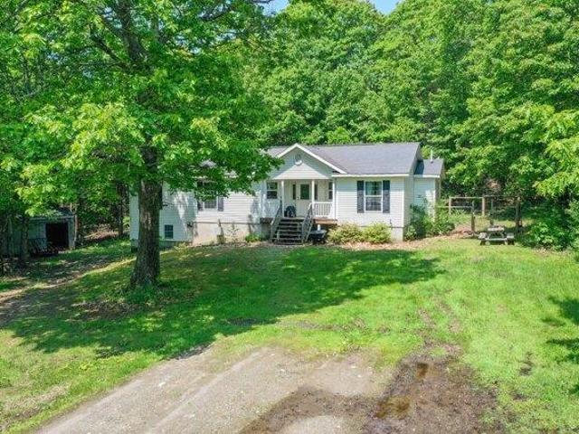 3 bedroom, Brooks ME 04921 104479438