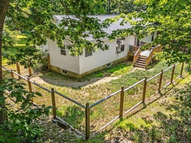3 bedroom, Brooks ME 04921 104869852