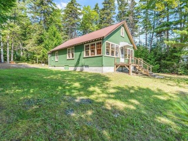 3 bedroom, Brownville ME 04414 102216926
