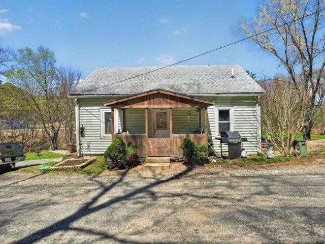 3 bedroom, Buckland MA 01370 LS102120187