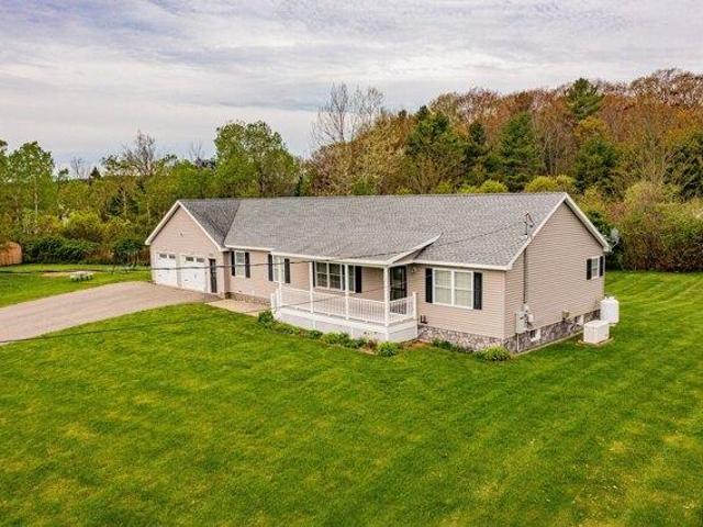 3 bedroom, Bucksport ME 04416 103969772