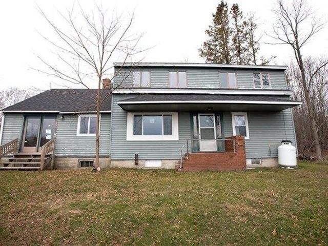 3 bedroom, Bucksport ME 04416 104011564