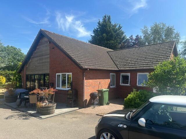 3 Bedroom Bungalow Coventry Warwickshire LS101316126
