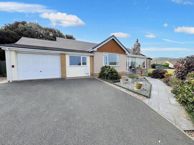 3 Bedroom Bungalow Conwy Conwy 101678042