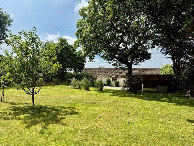 3 Bedroom Bungalow Cornwell Oxfordshire LS101316442