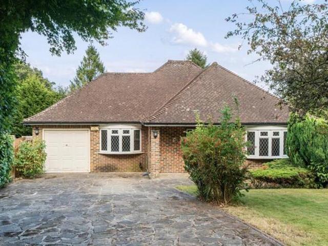 3 Bedroom Bungalow Caterham Surrey 88877481
