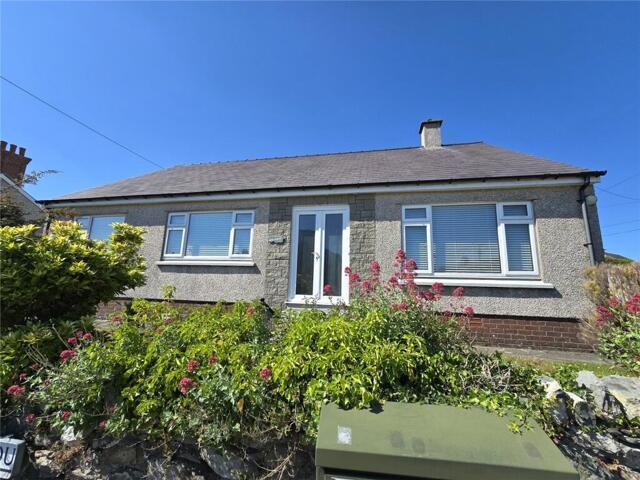3 Bedroom Bungalow Caernarfon Gwynedd LS100579043