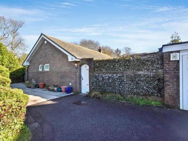 3 Bedroom Bungalow Camborne Cornwall LS100917458
