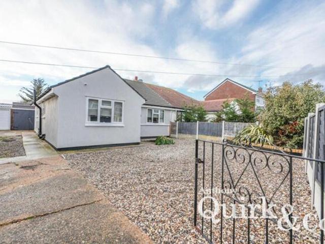 3 Bedroom Bungalow Canvey Island Essex LS99808712