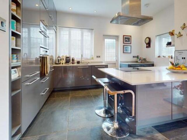3 Bedroom Bungalow Cardiff Cardiff 101931904
