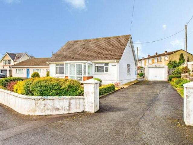 3 Bedroom Bungalow Carmarthen Carmarthenshire LS101676601