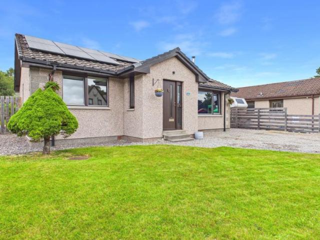 3 Bedroom Bungalow Carrbridge Carrbridge 104863765