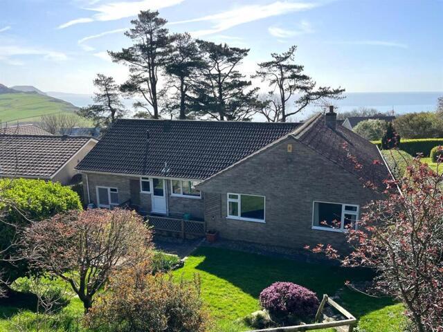 3 Bedroom Bungalow Charmouth Dorset LS99237151