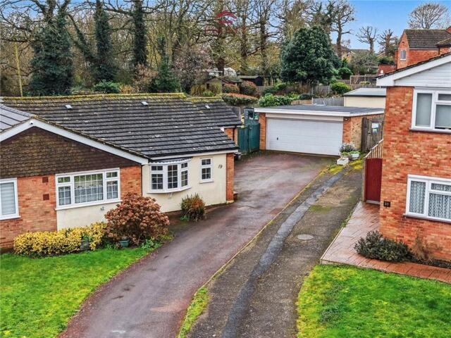 3 Bedroom Bungalow Cheshunt Hertfordshire 101743172