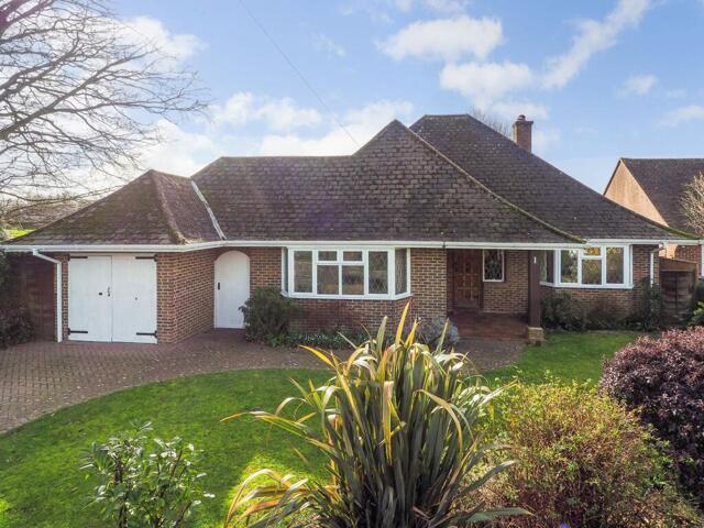 3 Bedroom Bungalow Chichester West Sussex 101676147