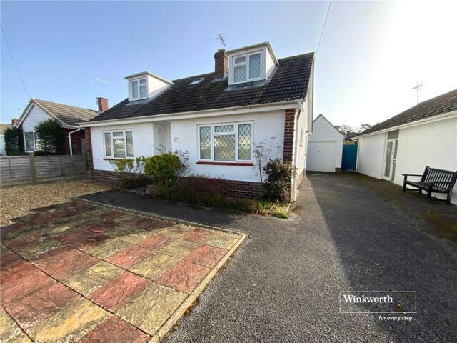 3 Bedroom Bungalow Christchurch Dorset LS100614978