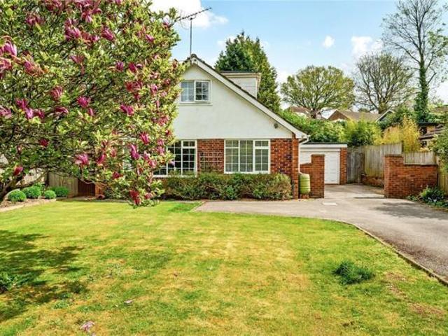 3 Bedroom Bungalow Alton Hampshire LS100733535