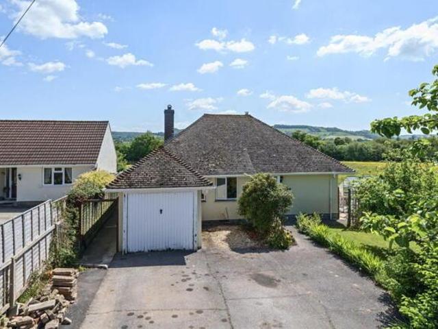 3 Bedroom Bungalow Axminster Devon LS101278242