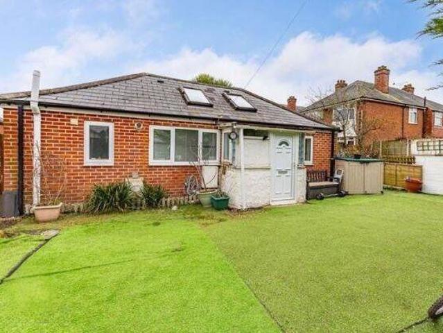 3 Bedroom Bungalow Bournemouth Bournemouth 99054709