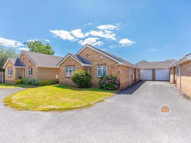 3 Bedroom Bungalow Bournemouth Bournemouth LS93831668