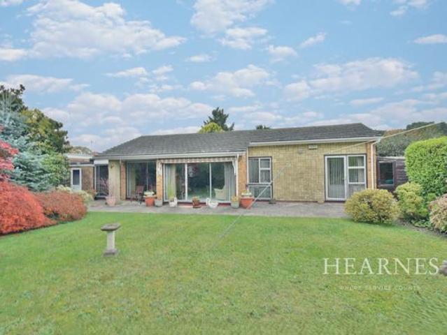 3 Bedroom Bungalow Bournemouth Dorset 99344929