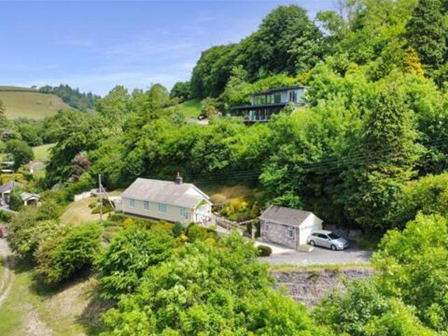3 Bedroom Bungalow Barnstaple Devon LS101278236