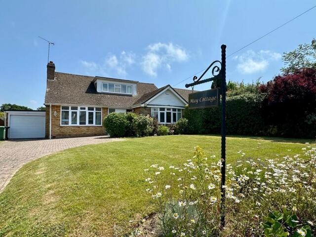 3 Bedroom Bungalow Bexhill East Sussex 100855171
