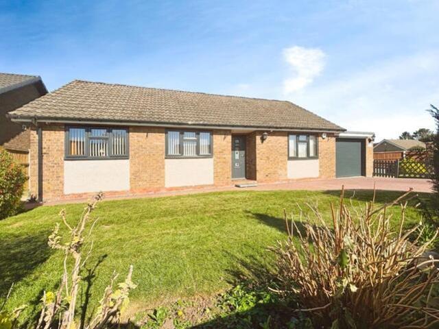 3 Bedroom Bungalow Beckingham Beckingham 99475844