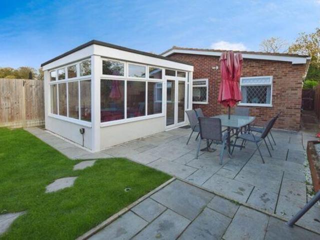 3 Bedroom Bungalow Bedford Bedfordshire 99092780