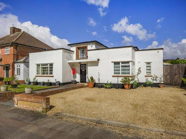 3 Bedroom Bungalow Bicester Oxfordshire 98649401