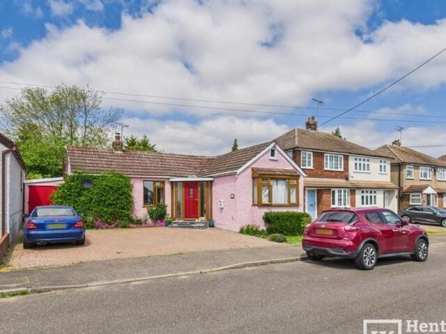 3 Bedroom Bungalow Billericay Essex 99840099